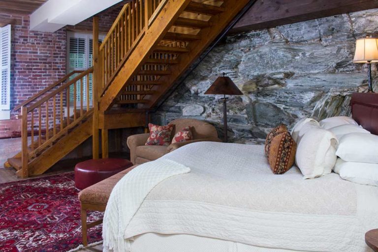 Home - The Common Man Inn Claremont